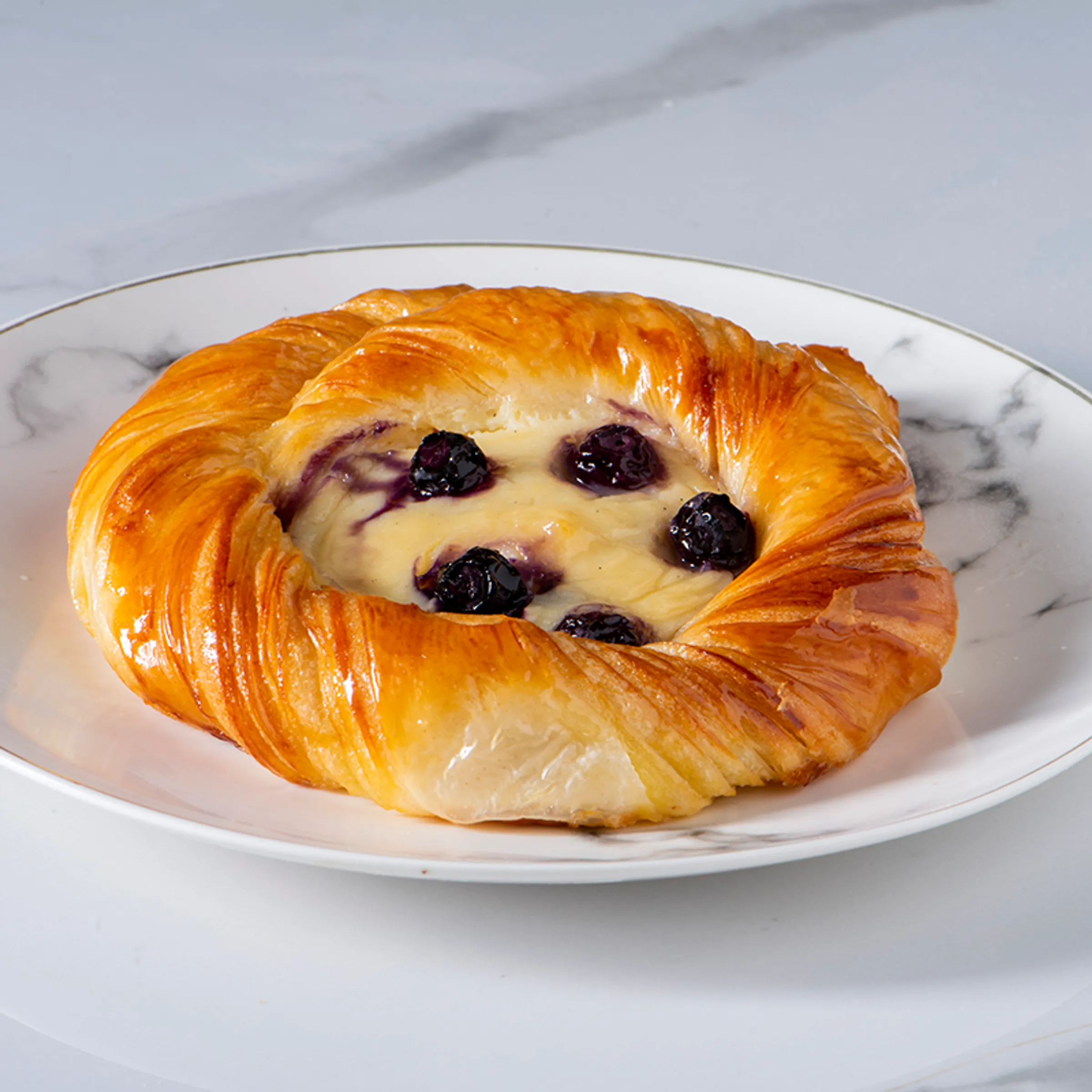 Danish Crema Pastelera Y Fruta De Temporada - Kukin | Panadería de Masa ...