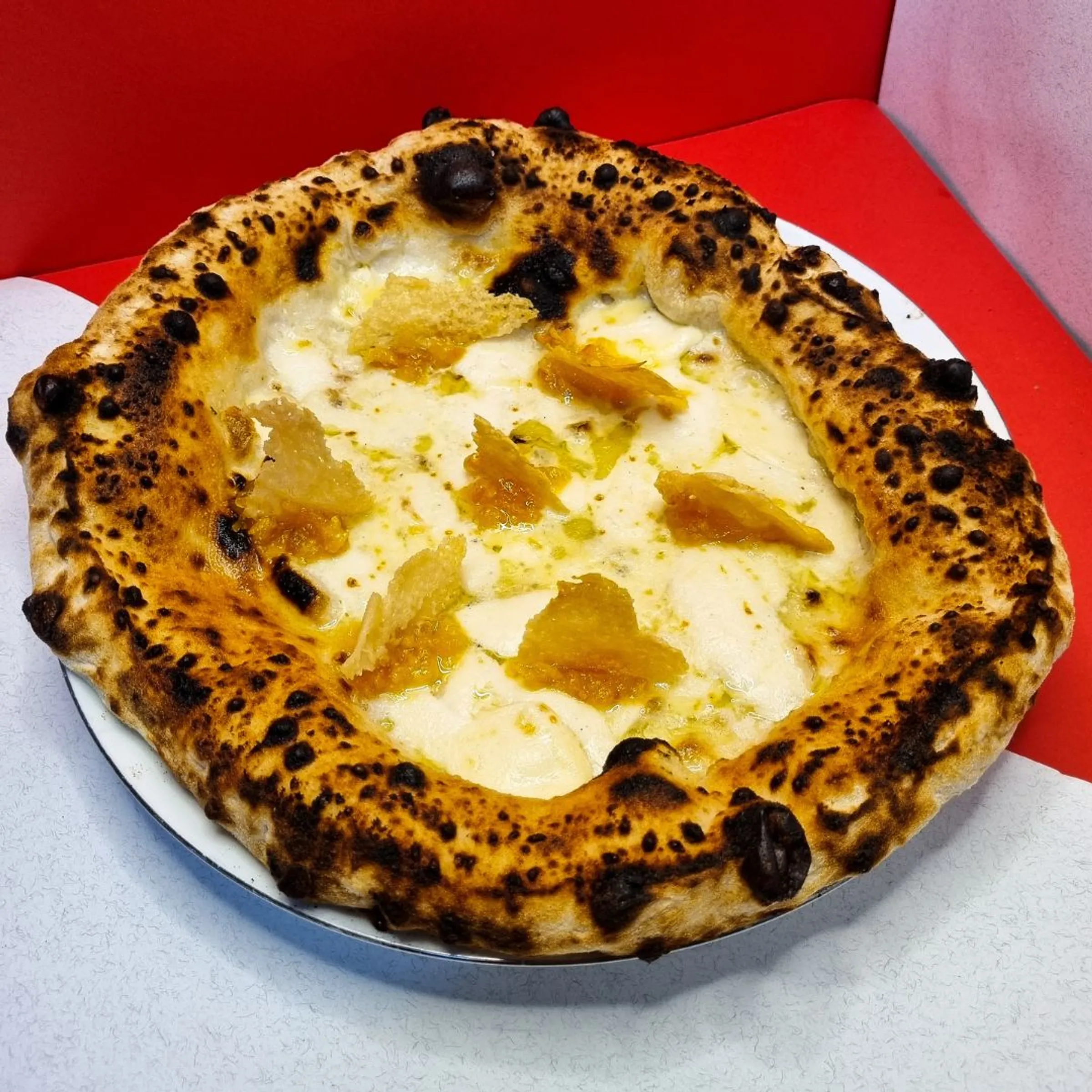 Quattro formaggi - 400 Pizzería | Restaurante