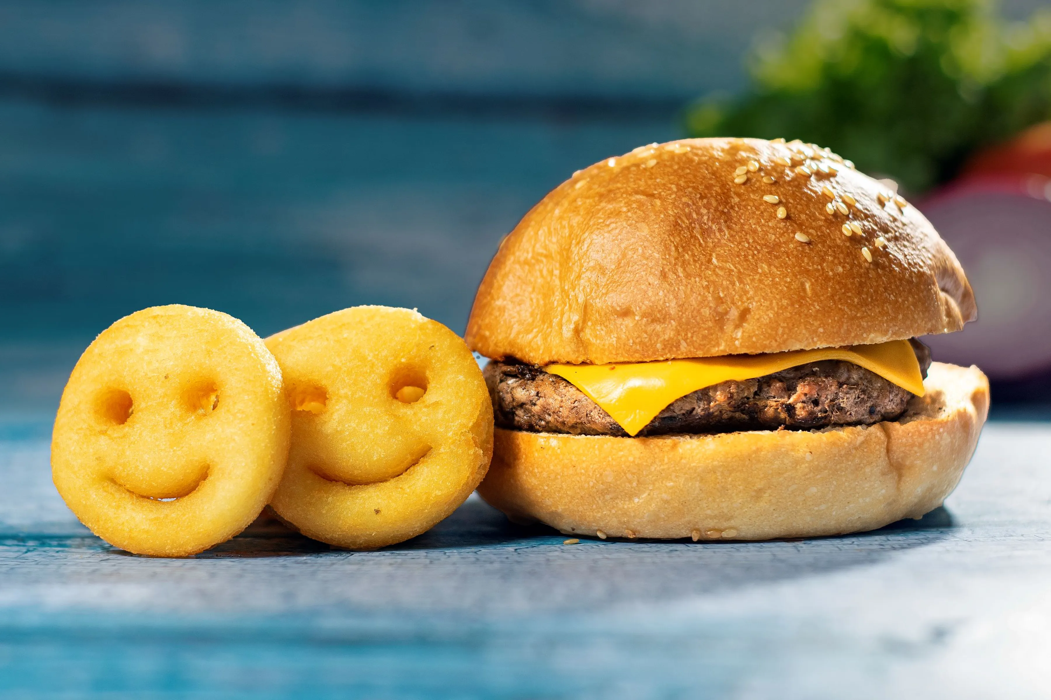 Burger KIDS + Papas Fritas - Flavors | Pide online
