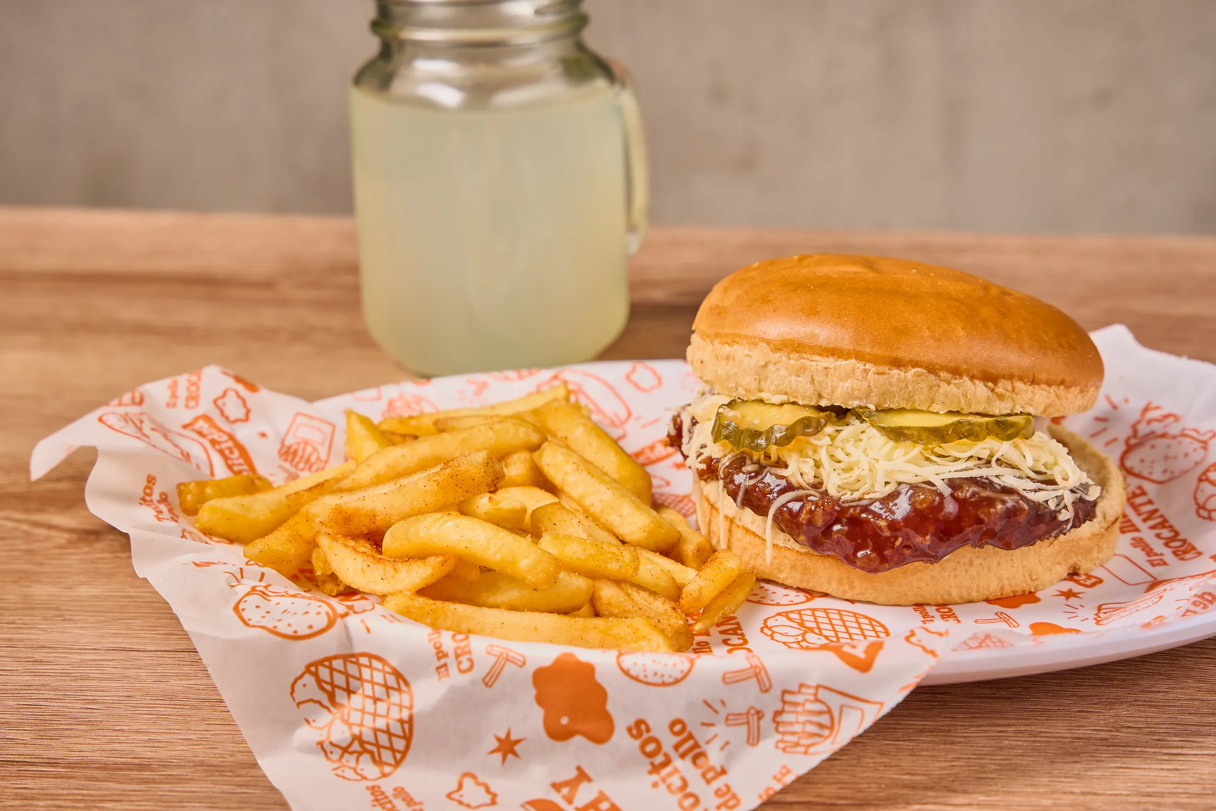 Cheese Burger Combo - Crunchy | Pollo Crocante