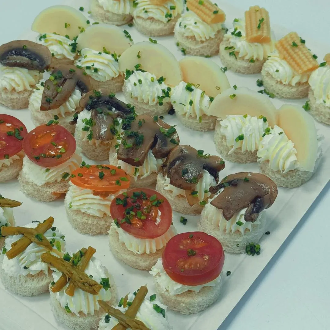 Canapés clasicos (40u) - Afrodisiacos | Pastelería
