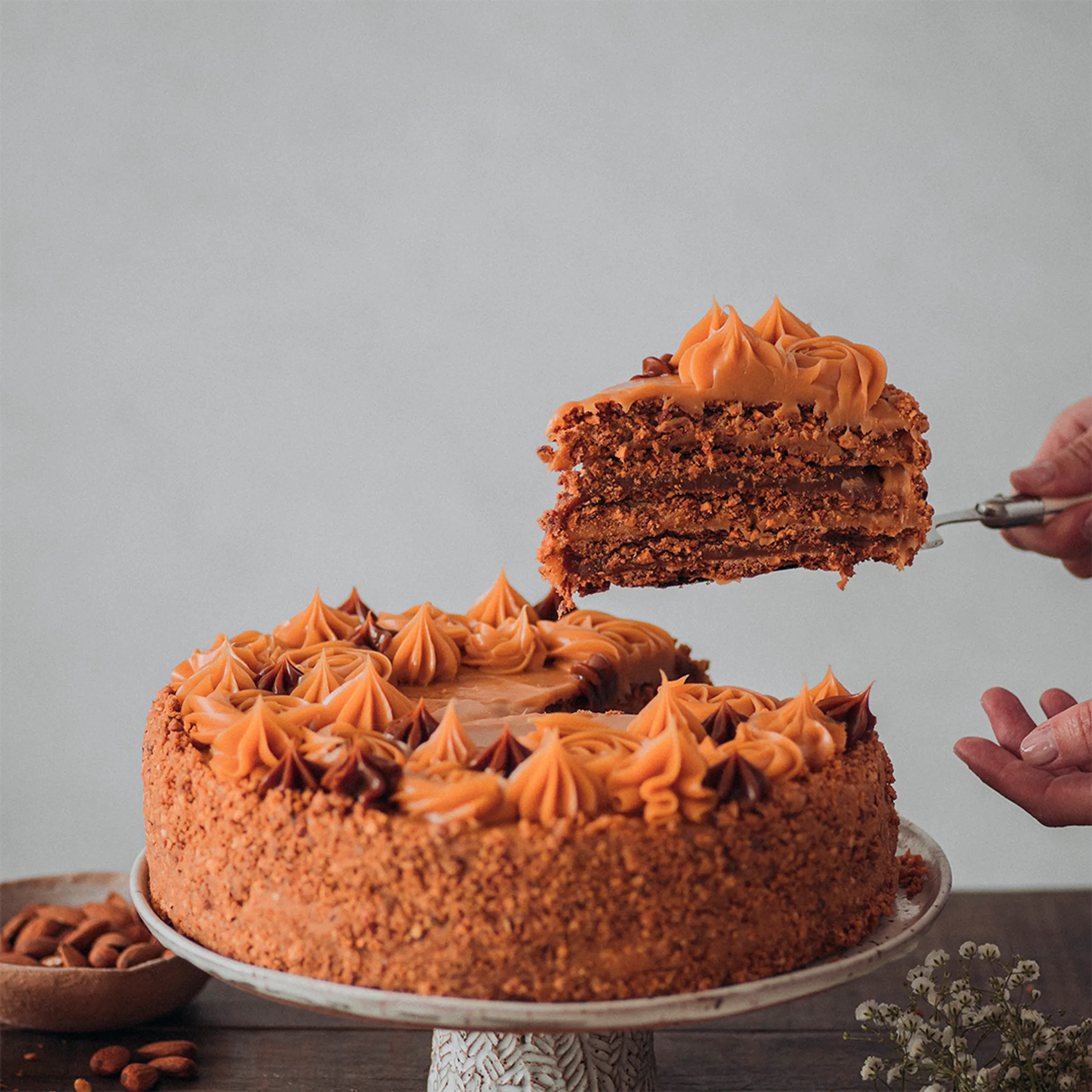 Torta almendra crocante 15-20 personas - AM | DULCERIA - 1979