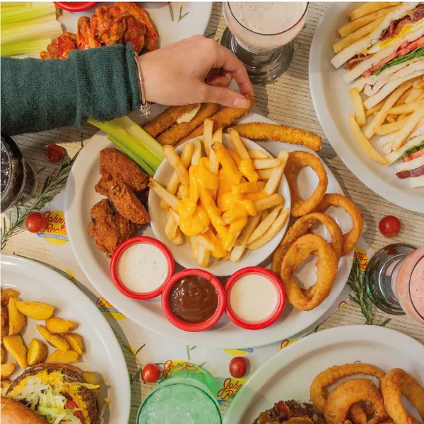 Johnny Rockets | ¡Burgers, shakes, fries & fun!