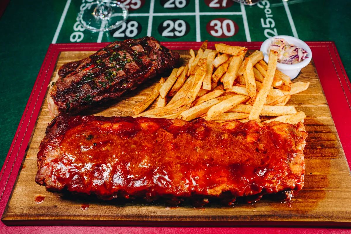 Rochis burger & grill