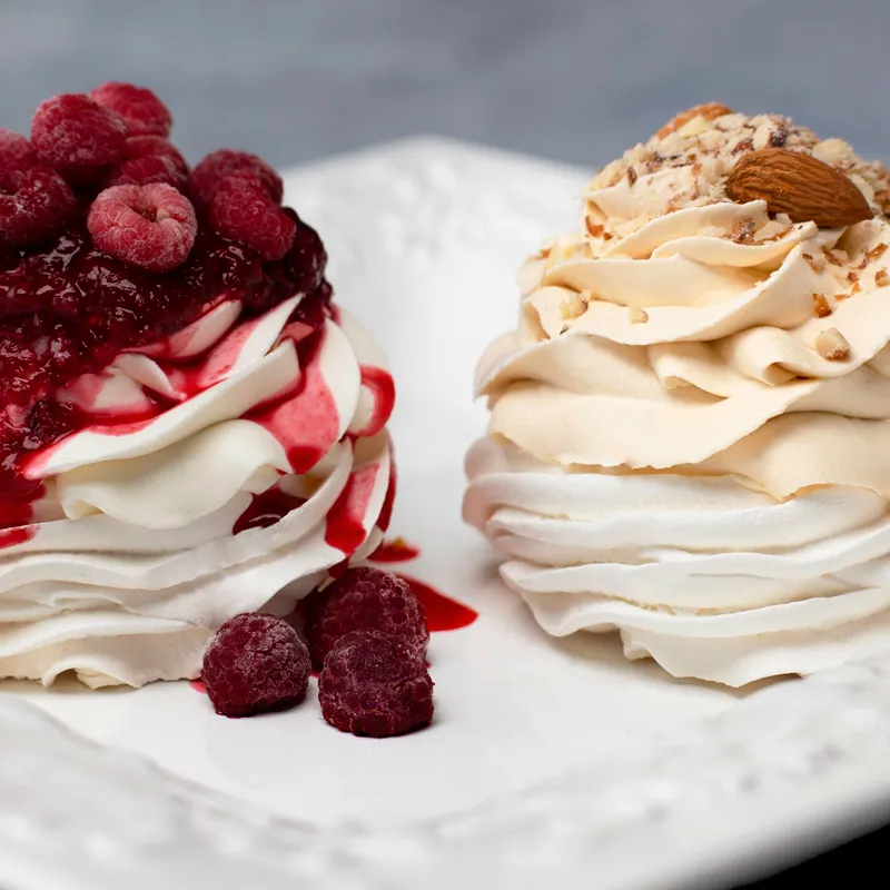 Pavlova Frutos Rojos - Pastelería Fernanda Carbonell