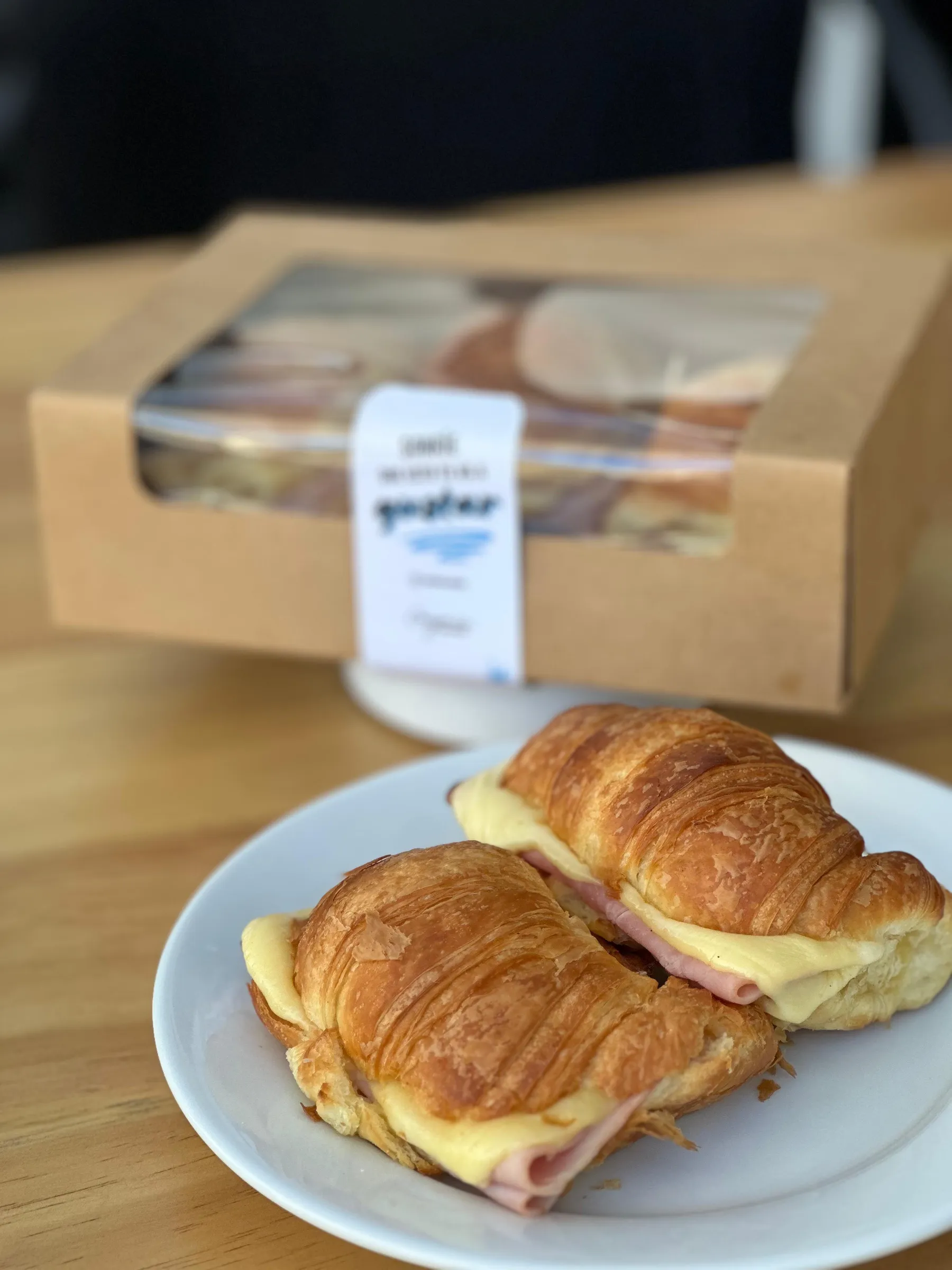 Caja 3 medialunas con Jamón y Queso - En Gregoria cocina encontrarás ...