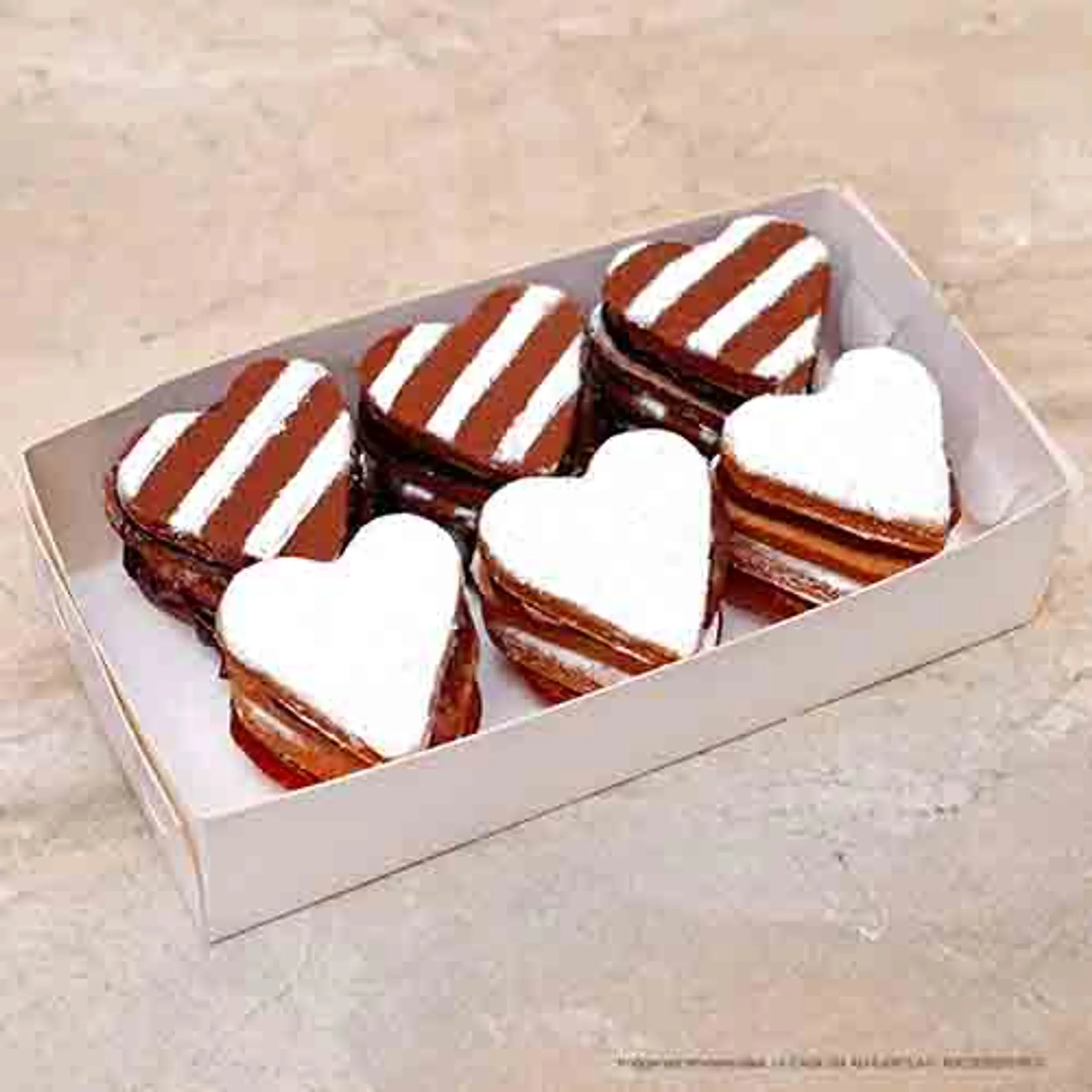 Corazón Tradicional y Sabor Chocolate caja x 12 - La Casa del Alfajor ...