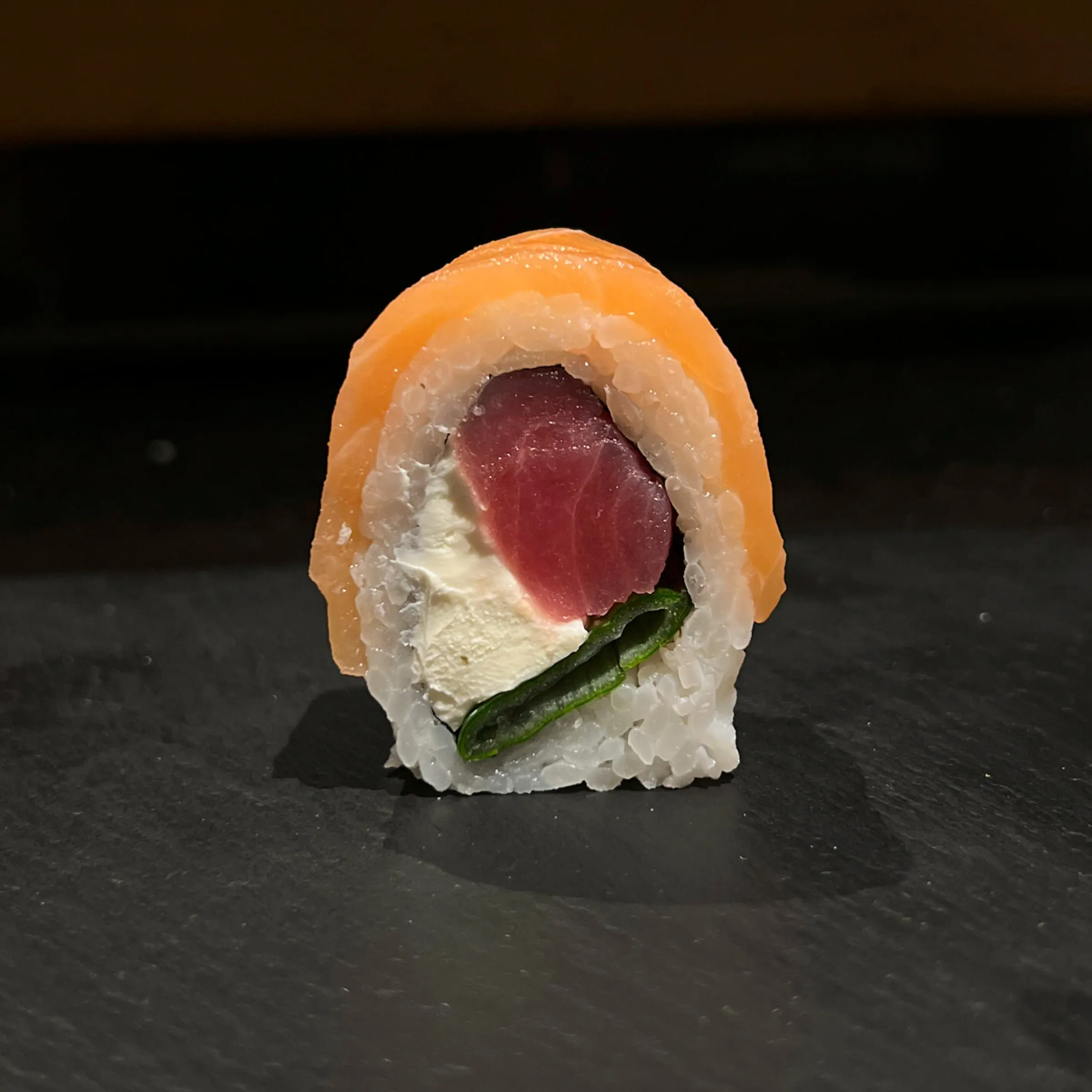 Maguro Sake Roll - Delicia Oriental | Gastronomía china premium