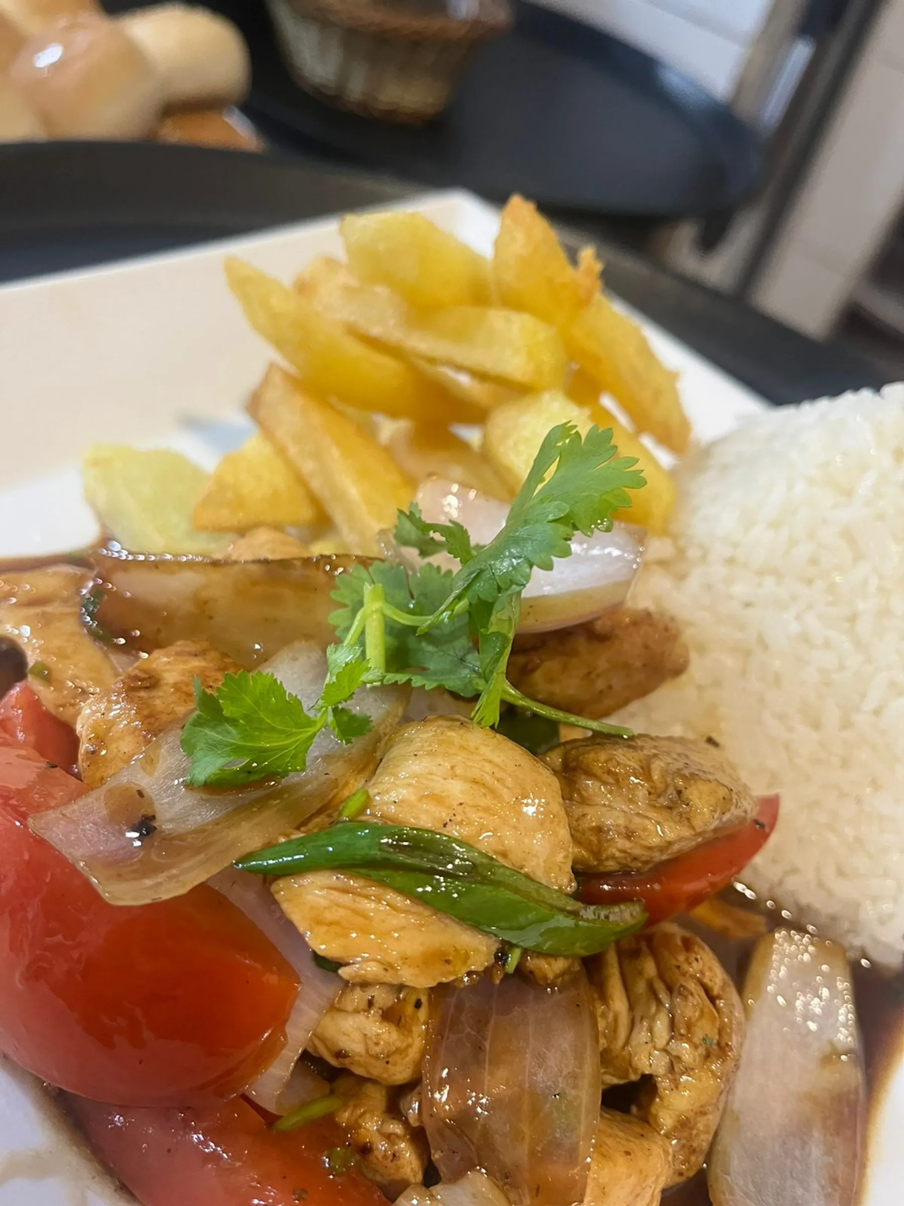 Pollo saltado - Asia Limeña- Comida Peruana a domicilio