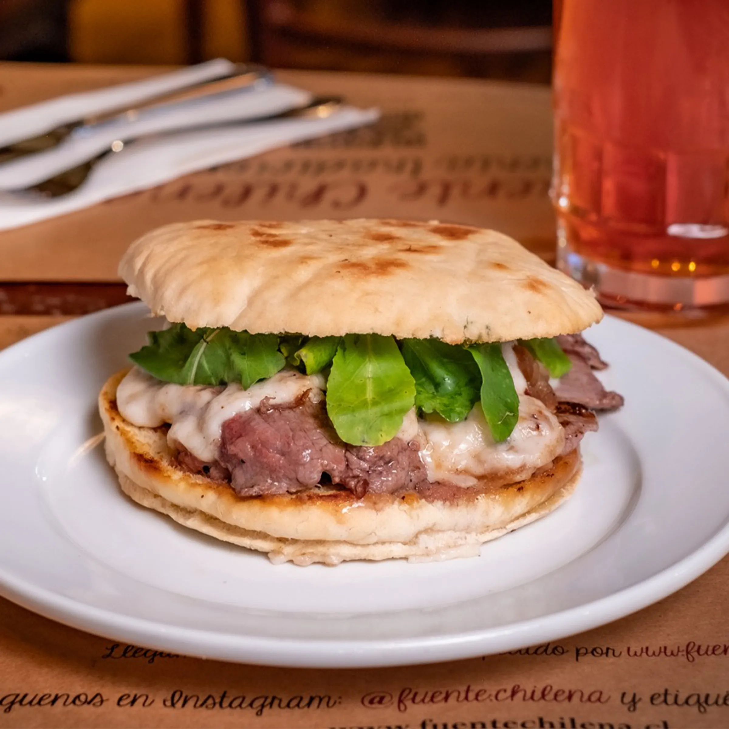 Churrasco Queso de Cabra - Fuente Chilena - Sandwichería