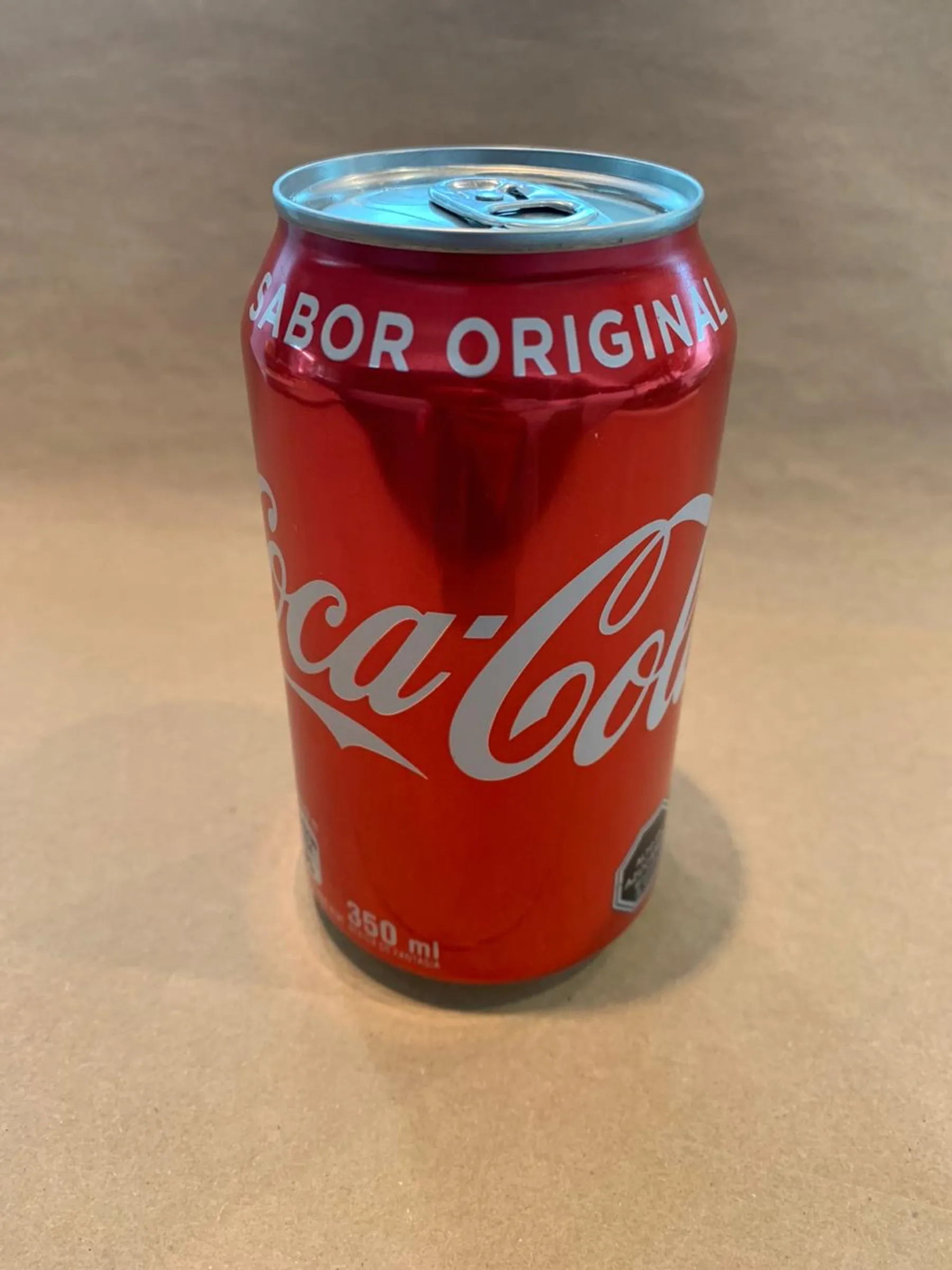 Coca Cola (lata 350 ml) - El secreto de la comida hogareña