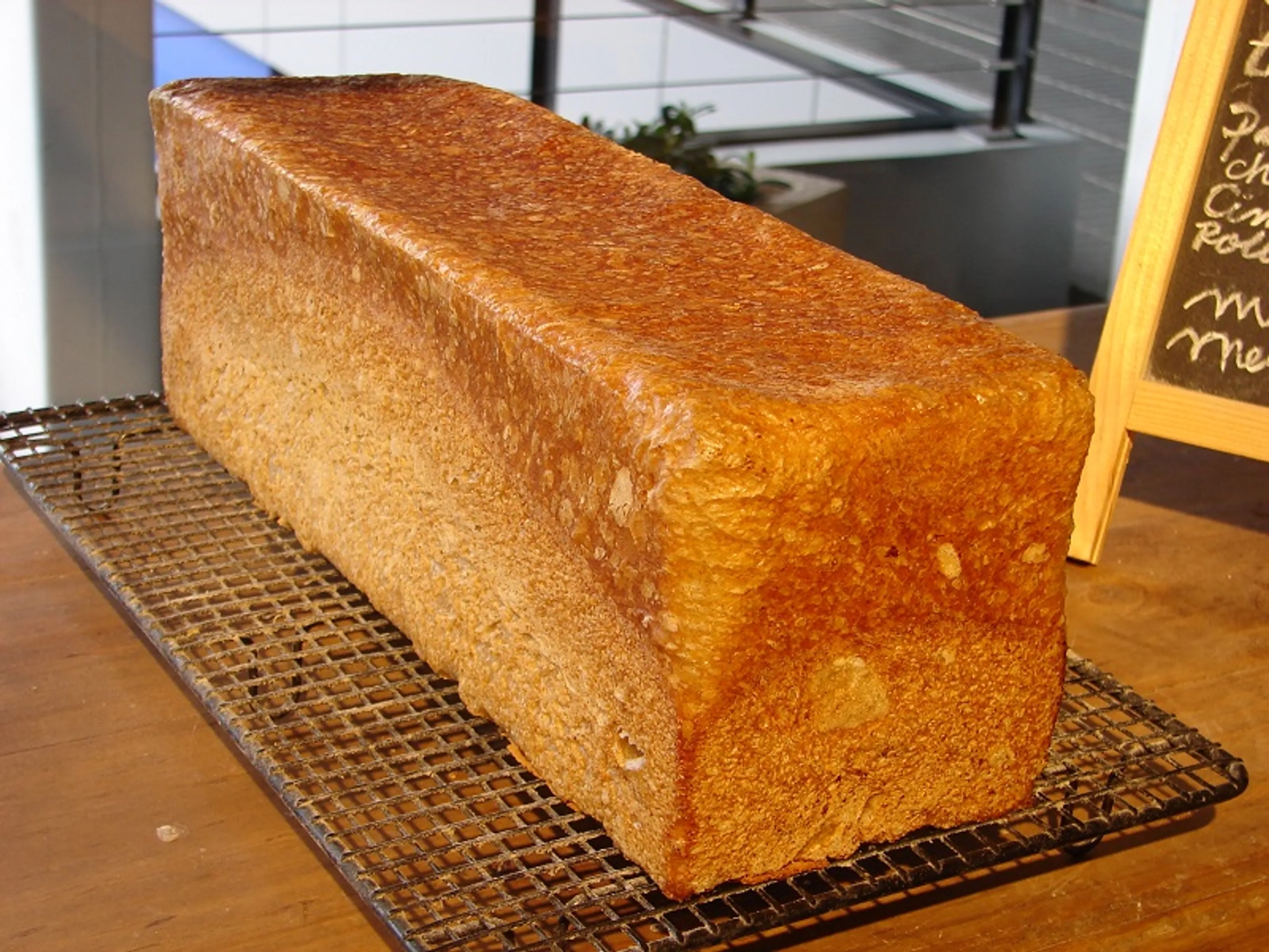 Pan de molde XL masa madre blanco lactado - Divino Pan | Pide online