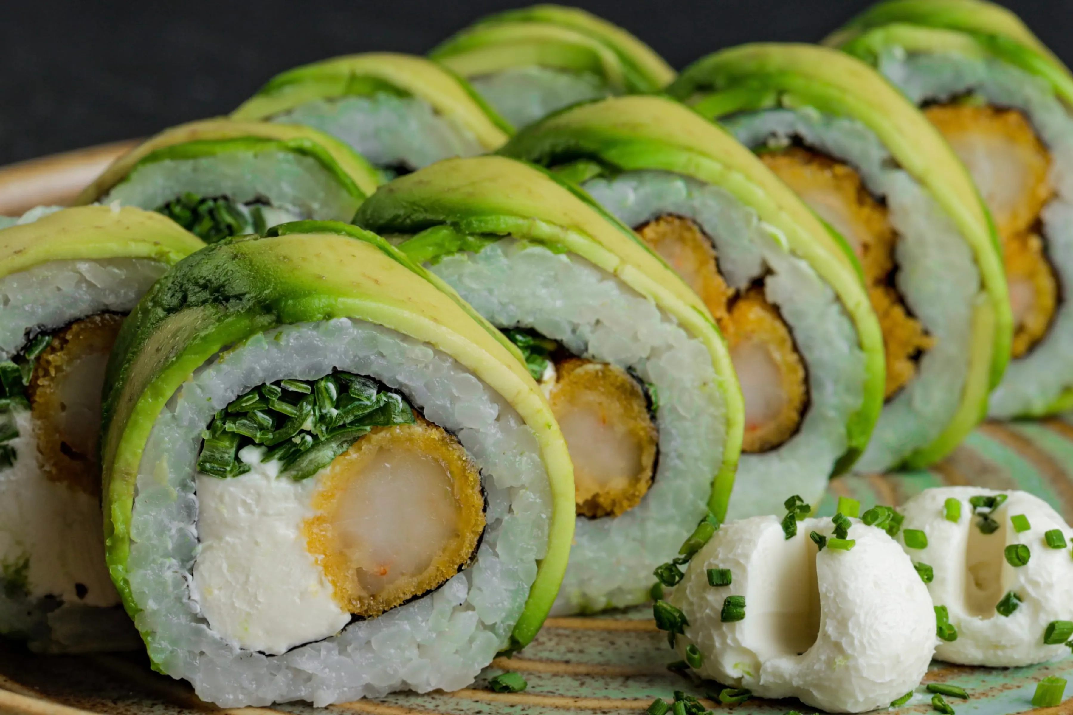 🥑 Arma tu rolls 10 piezas.🍤 - Minami Sushi Antofagasta · Sushi a ...