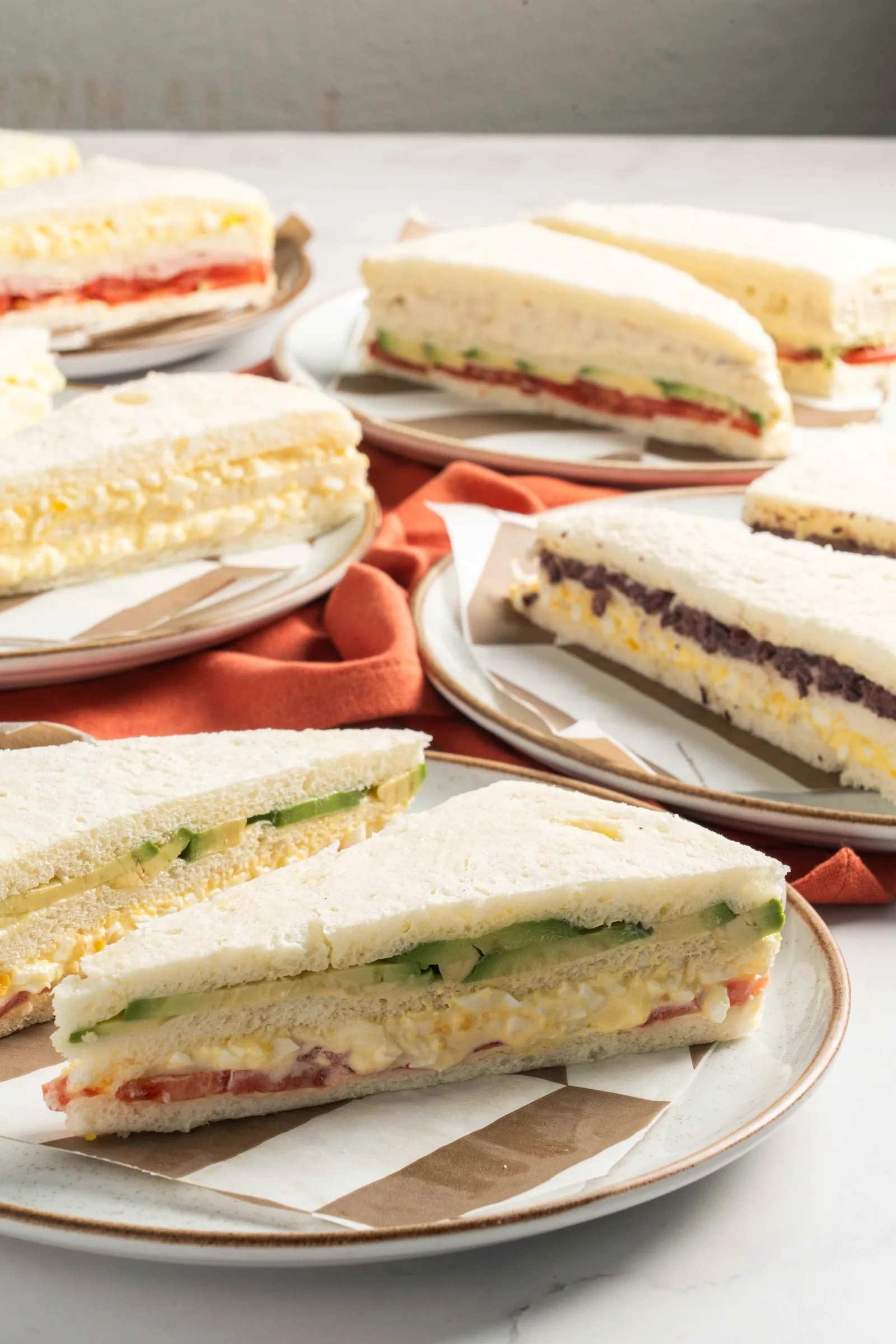 Triple de pollo, tomate y palta - TANTA - Restaurante peruano