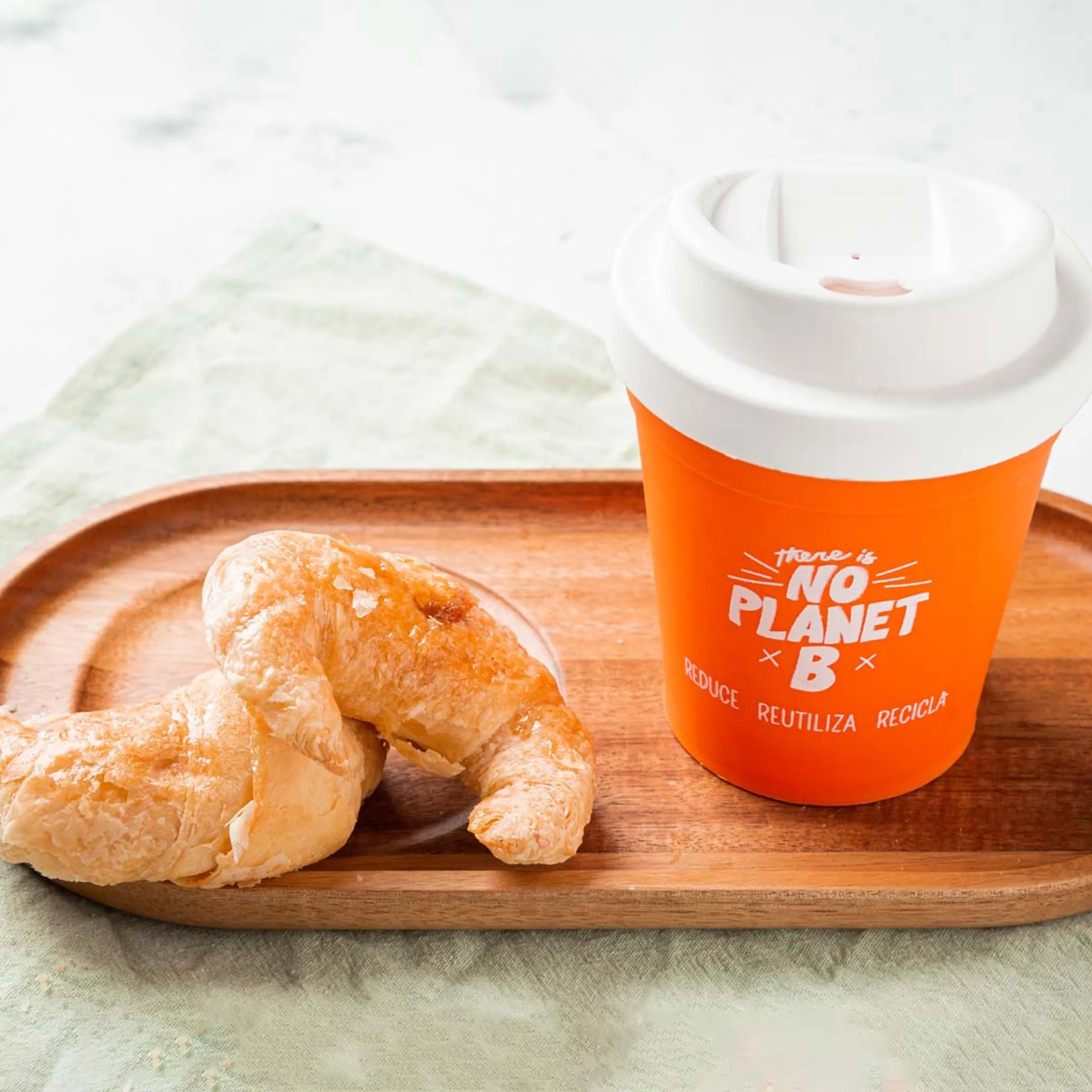2 medialuna + café - Paradiso | Cafetería, pastelería y panadería
