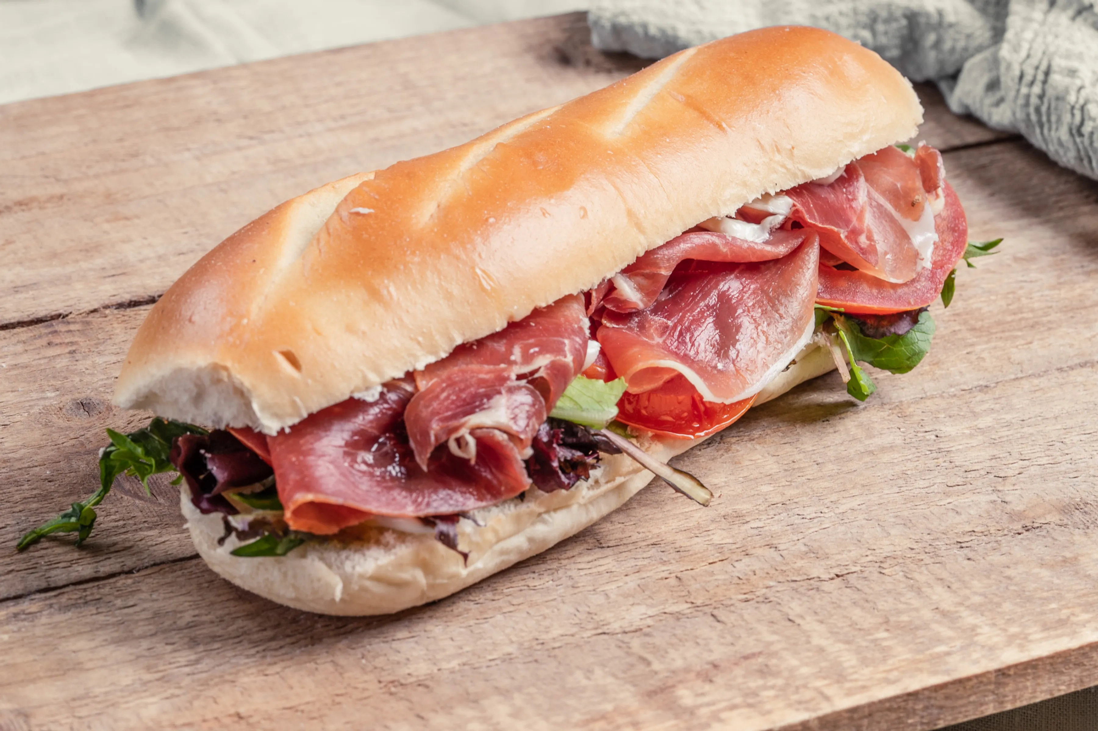 Sándwich Jamón Serrano - Lo Saldes | Panadería artesanal