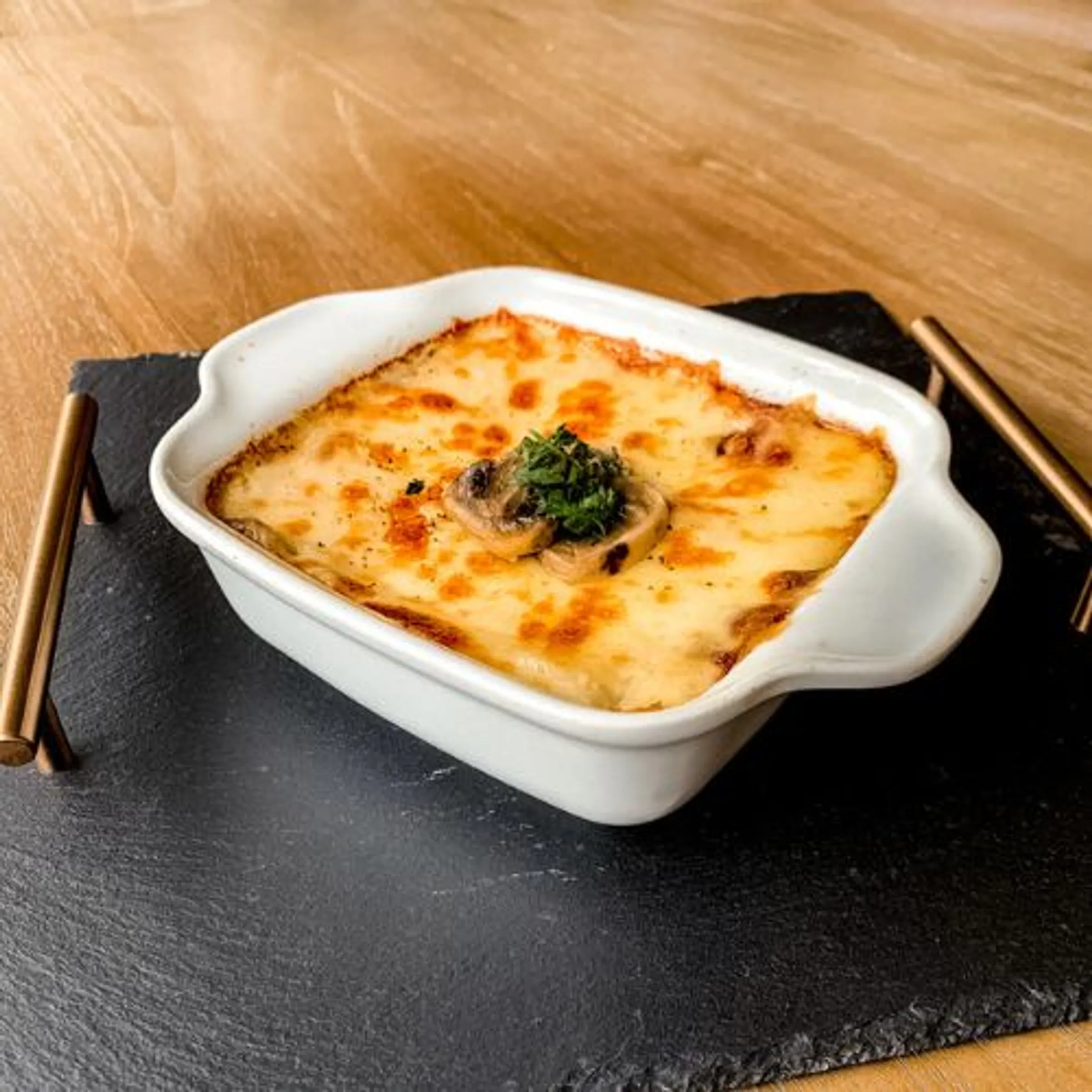 Lasagna de pollo y champignones - La Botanería | Piqueos y Bocaditos