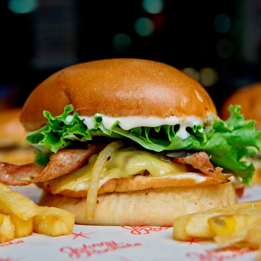 St Louis & Fries - Johnny Rockets | ¡Burgers, shakes, fries & fun!