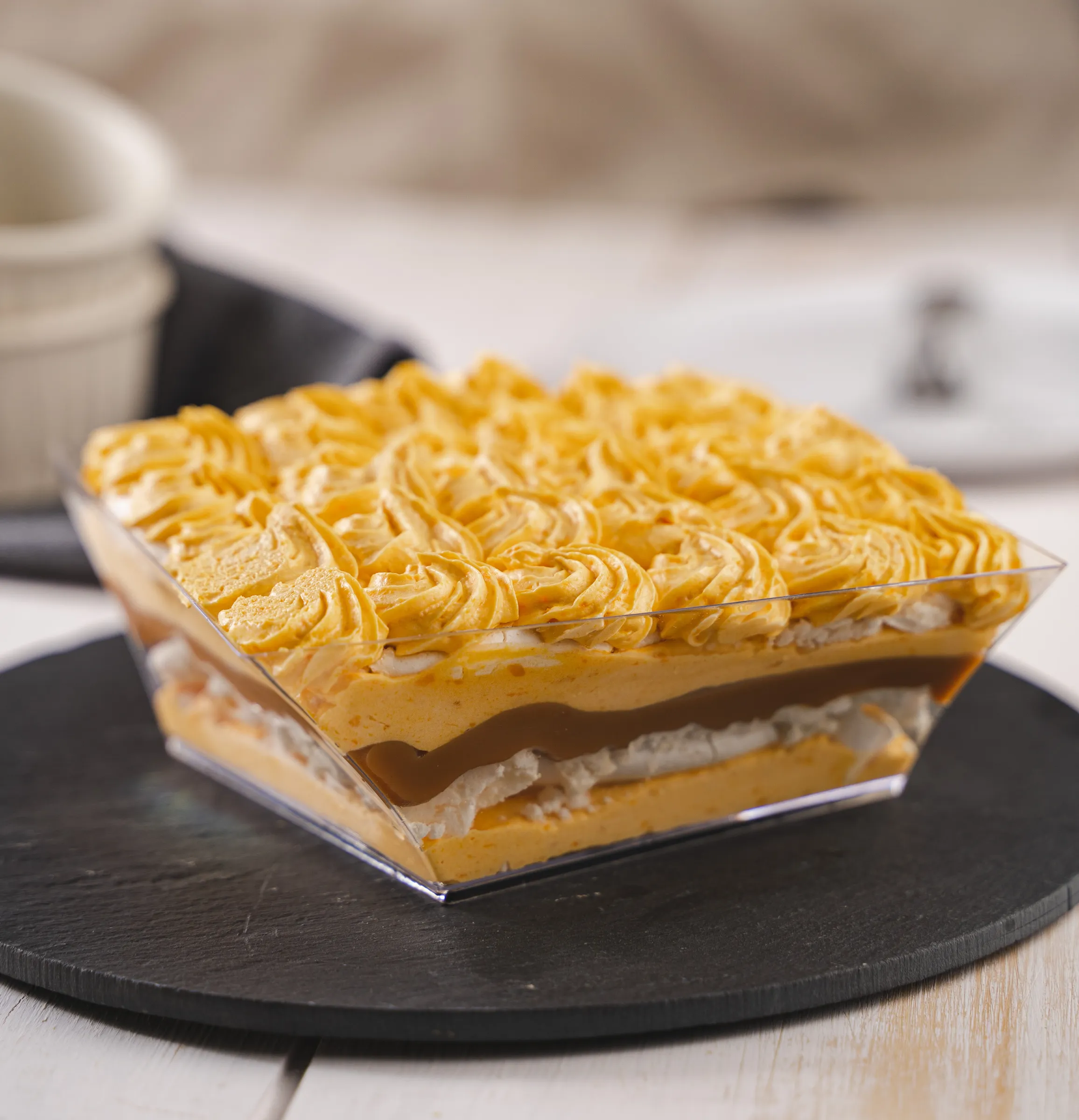 Postre Merengue Lúcuma Manjar - Dulcería Frutillar - Pastelería ...