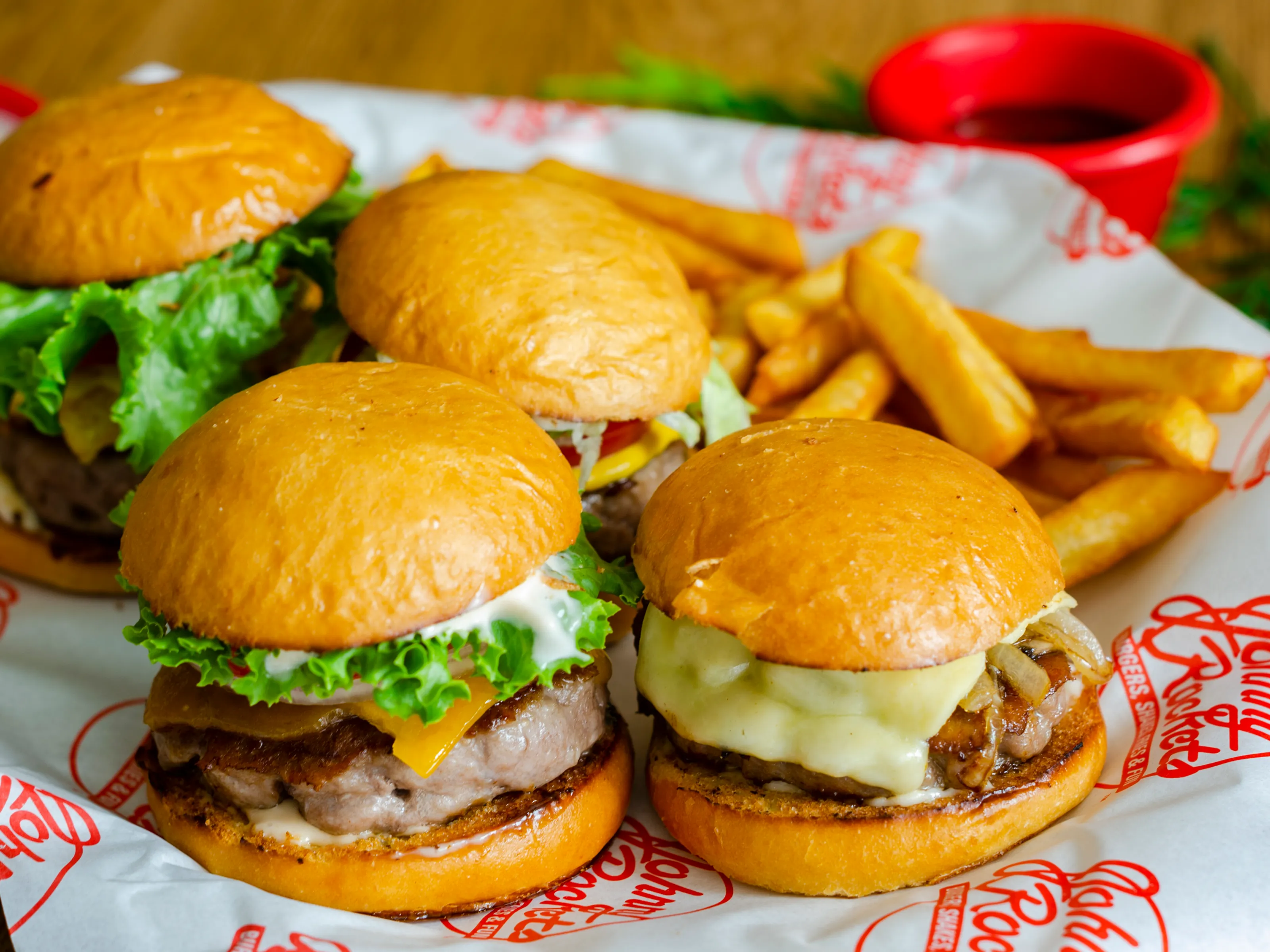 4 minis - Johnny Rockets | ¡Burgers, shakes, fries & fun!