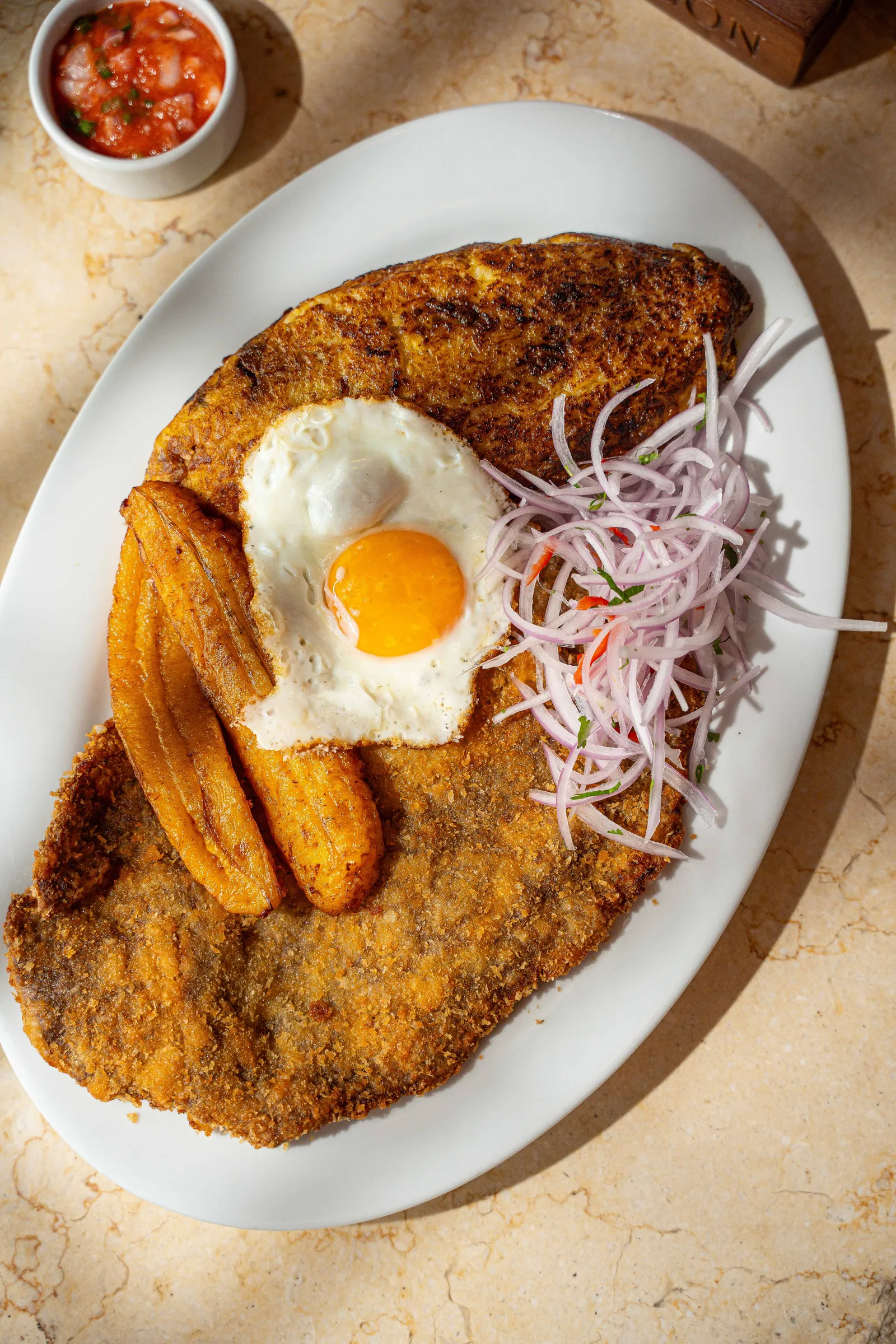 A lo pobre con tacu tacu, huevo y plátano - El Bodegón | Tienda online