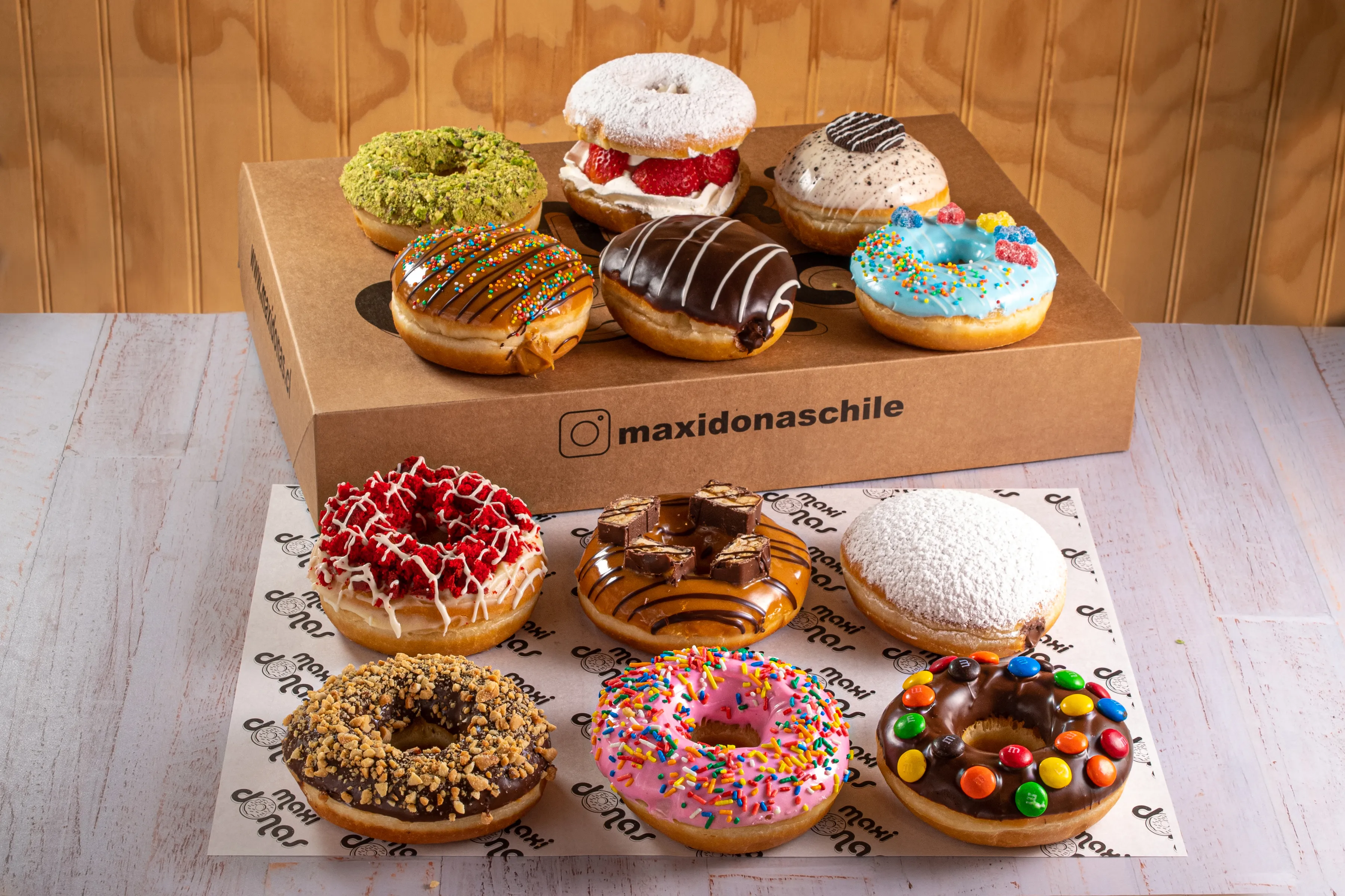 Caja de 12 Donas (6 Premium + 6 Normales) - Maxidonas | La mejor Donut ...
