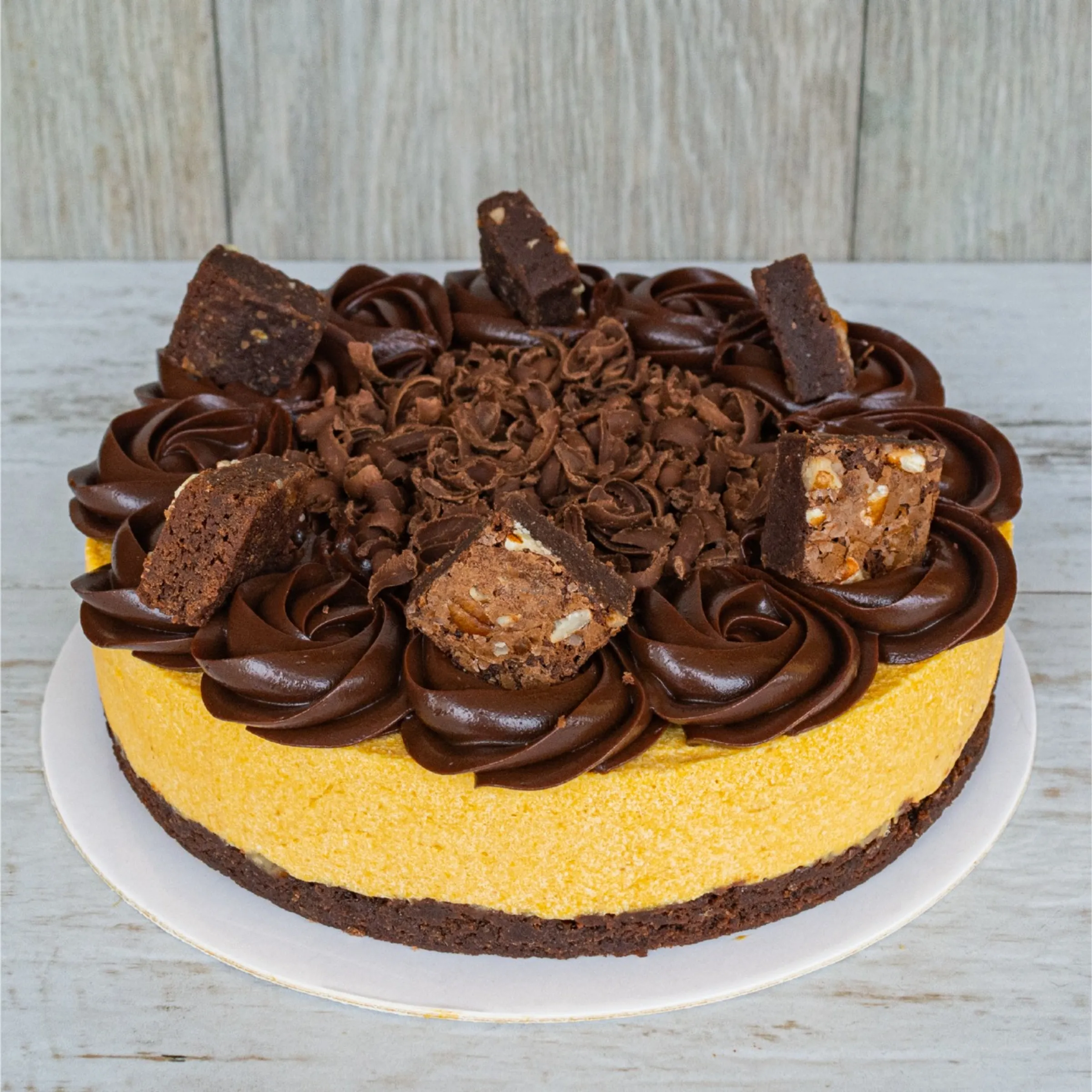 Mousse Lúcuma & Brownie (Entero) - La Baguette - 50 años entregando lo ...