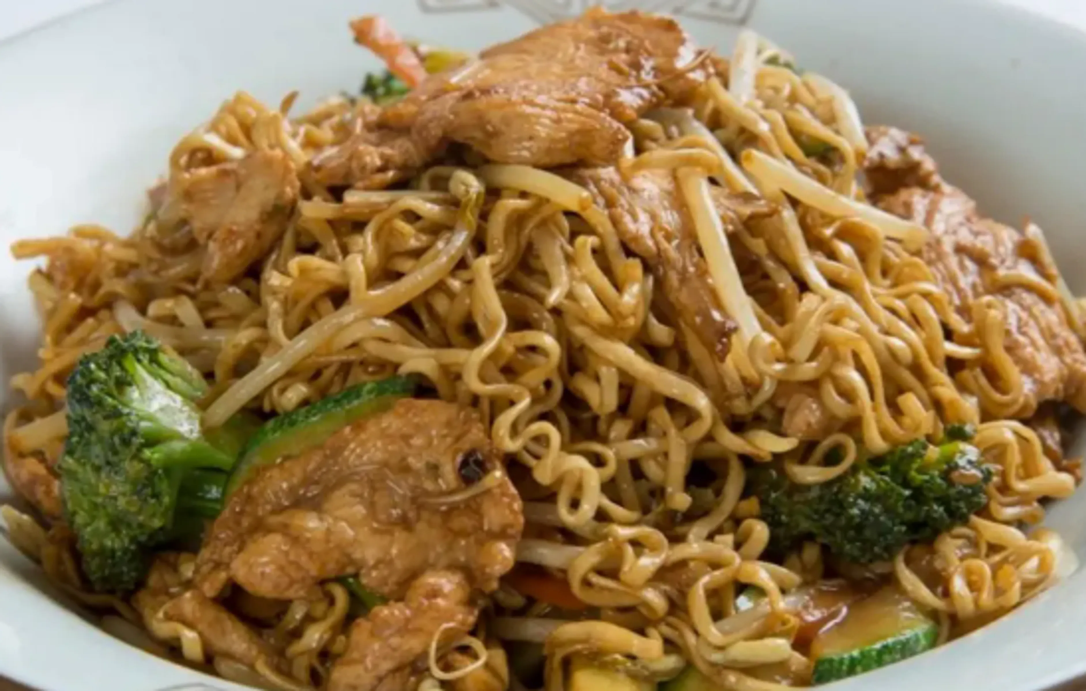 Chaumin de Pollo - Lucky House | Gastronomía China