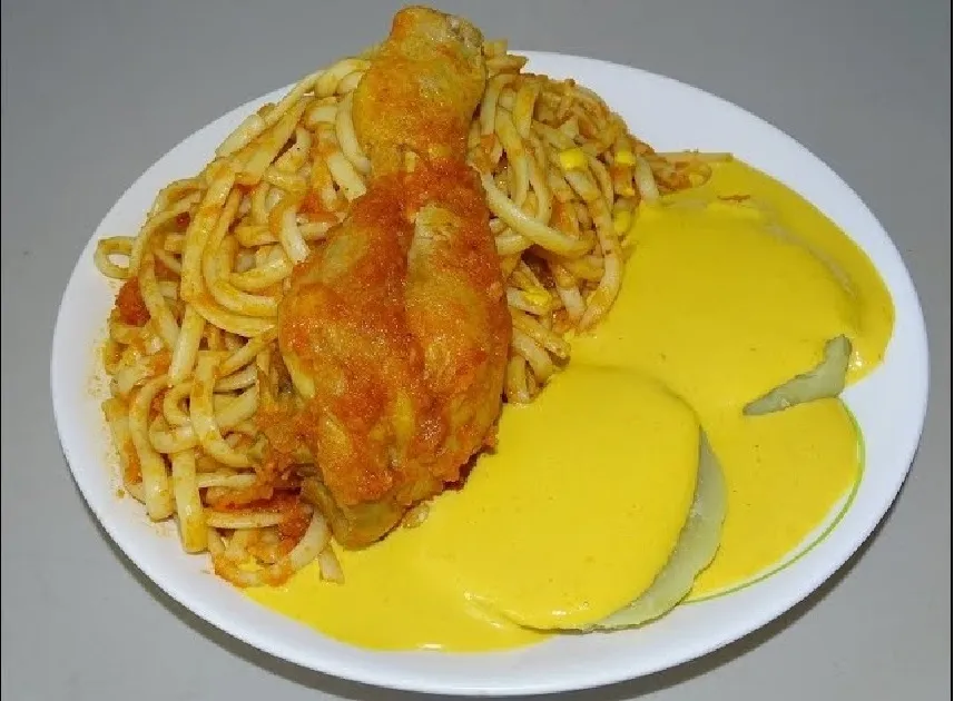 (SOR) Tallarines rojos con pollo y papa a la huancaina - Clickcarta ...