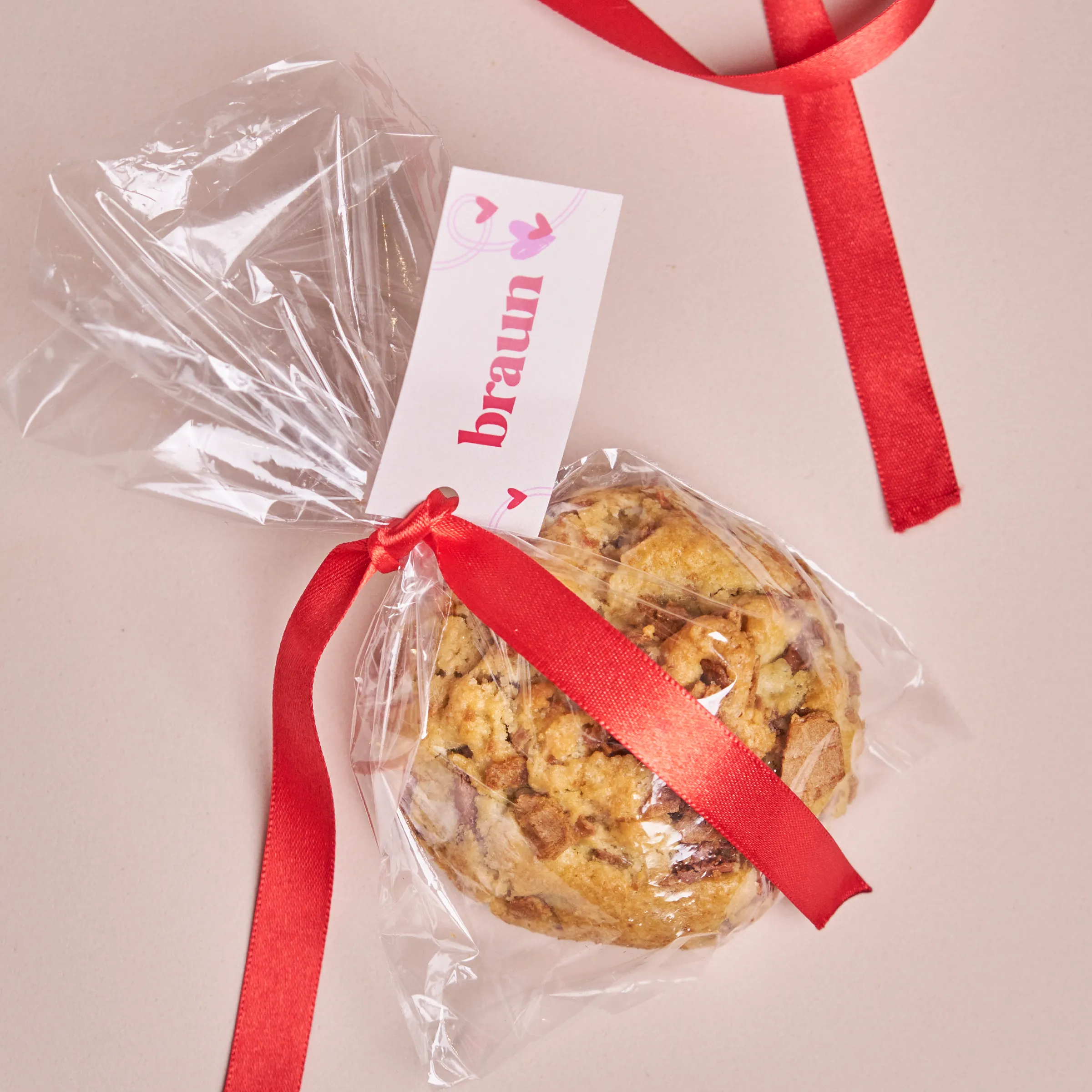 Galleta con Lazo y Tarjeta - braun cookies | galletas & soft serve