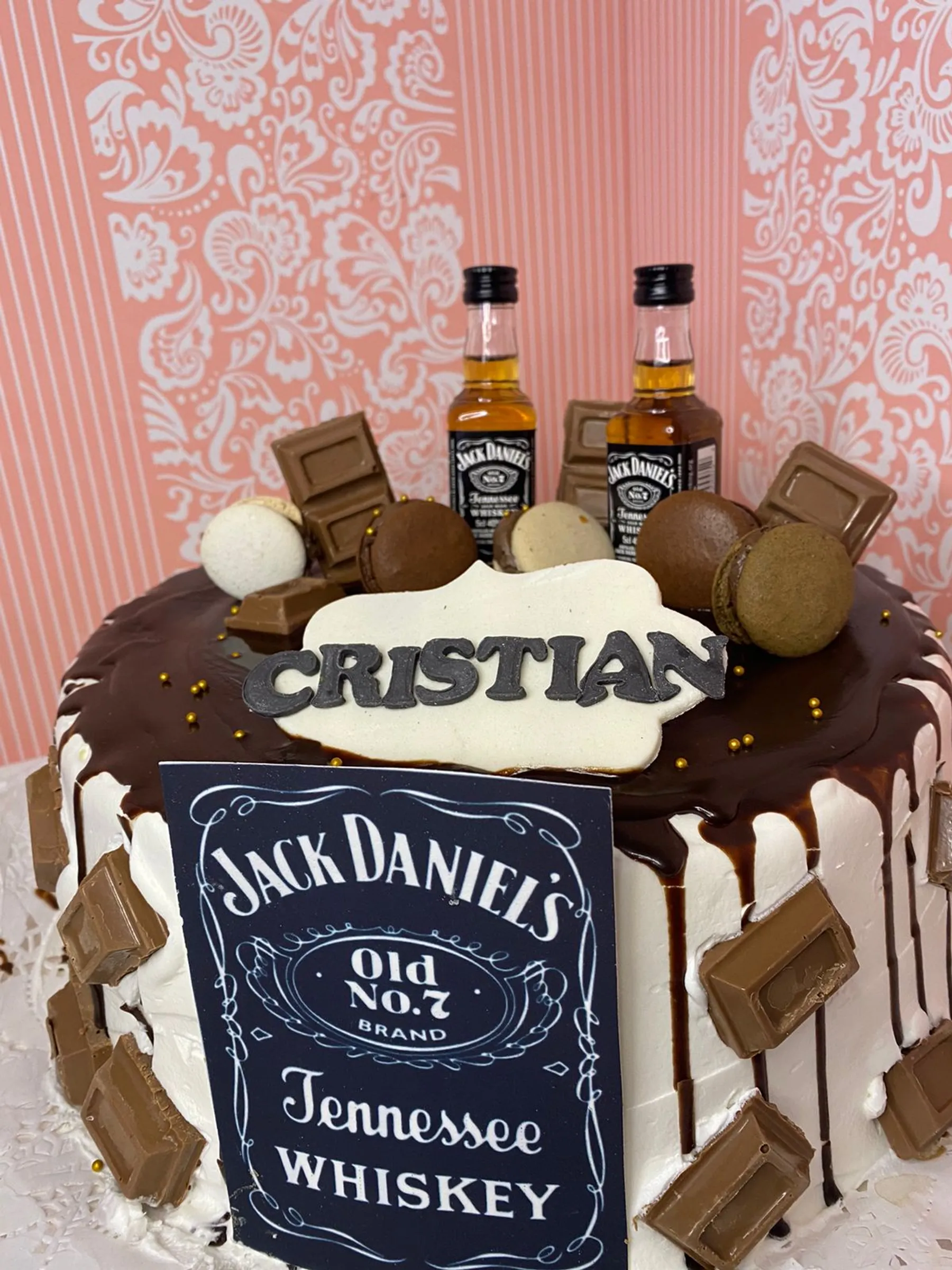 Torta Jack Daniels 15 porciones - Pasteles Carlota 🎀 Compra online