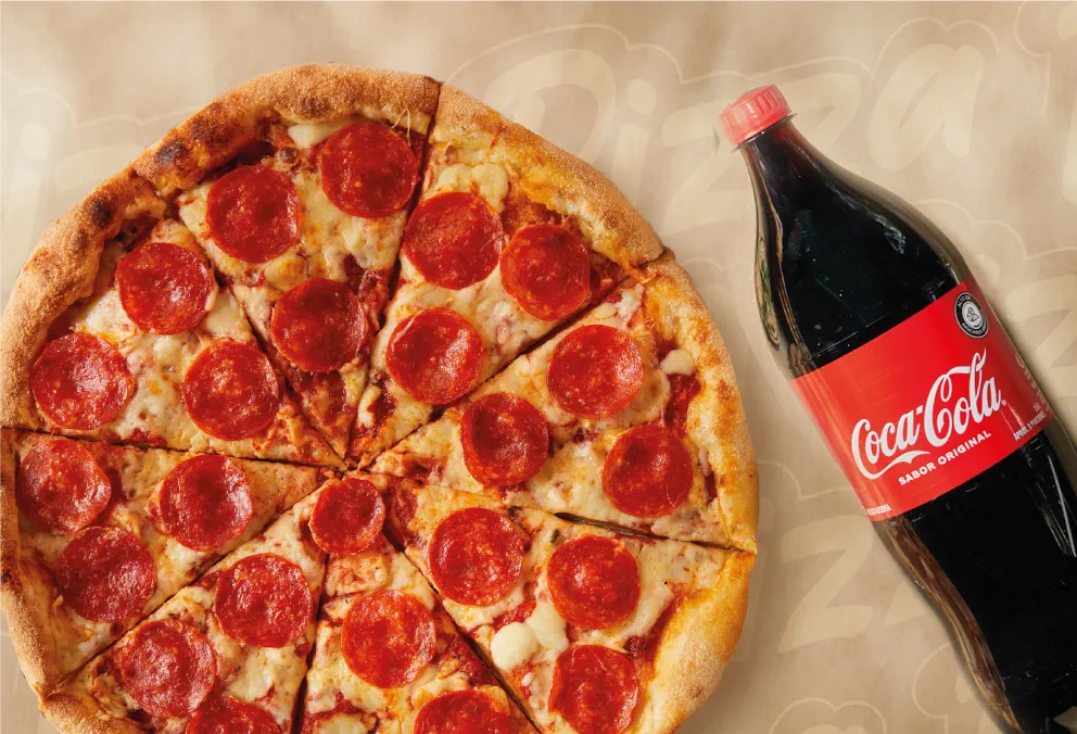 Pizza Fest Pepperoni Familiar + Coca Cola - il forno | Disfruta la ...