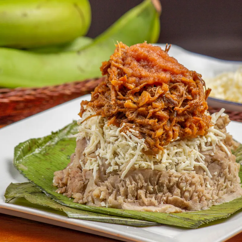 Su Majestá El Cayeye