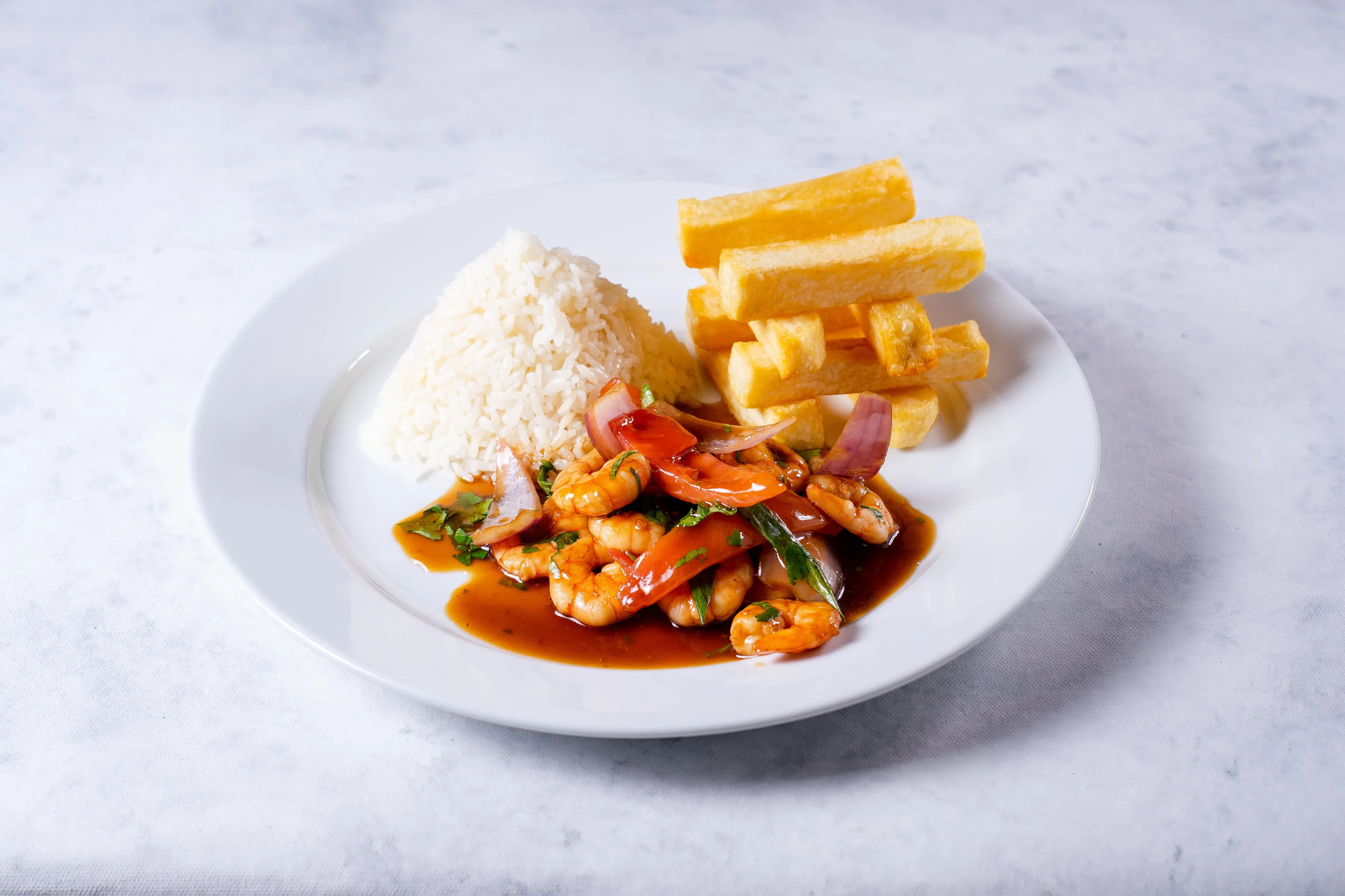 Saltado de camarones - Inagi - Comida peruana y sushi nikkei ...
